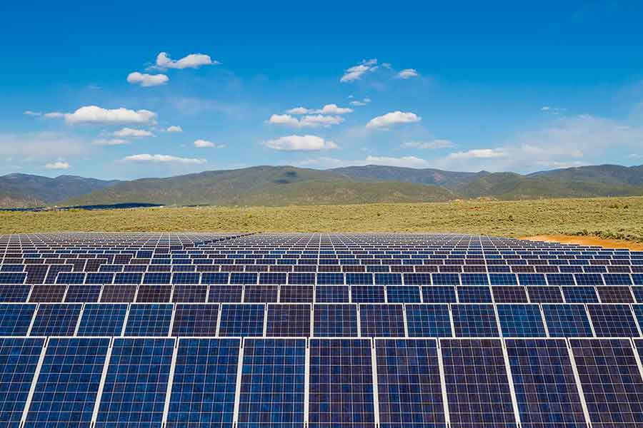 This week in energy: Solar headwinds, Willow project, Gulf Coast LNG